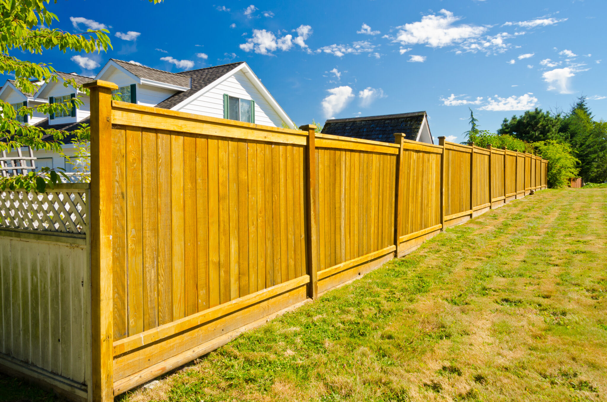 10 Reasons To Install A Tall Privacy Fence For Your Home | Gator Strong ...